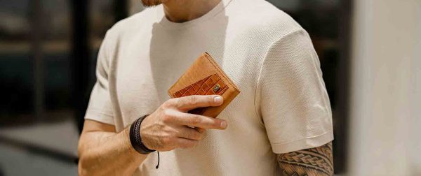 Why Is It Important To Keep Your Wallet Clean? » Kaizer Leather